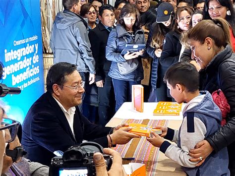 ABI Presidente presenta su libro Un modelo económico justo y exitoso