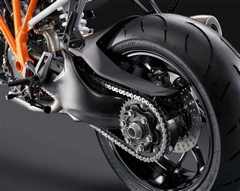 38 Hi Res Photos Of The KTM 1290 Super Duke R Asphalt Rubber
