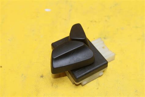 PRZEŁĄCZNIK FOTELA LEWY PRZÓD BMW E60 6926961 6926961 za 59 zł z Gózd