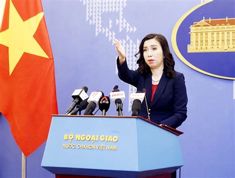 Họp báo thường kỳ Bộ Ngoại giao Người phát ngôn Lê Thị Thu Hằng làm rõ