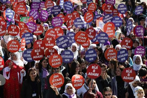 Jin Jiyan Azadi Femme Vie Libert G N Alogie Dun Slogan
