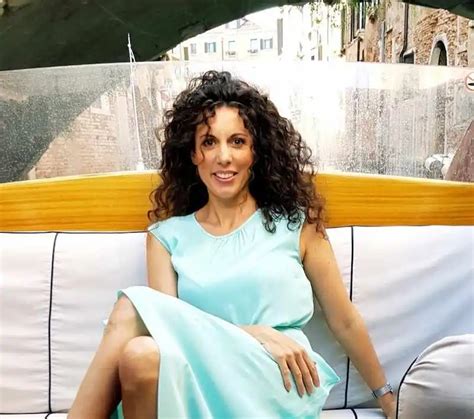 Silvia Avallone In Testa Alla Classifica Dei Libri Pi Venduti Della