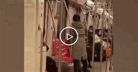 Video Cô gái thắng tay xử đẹp tên biến thái khi bị sàm sỡ trên tàu điện