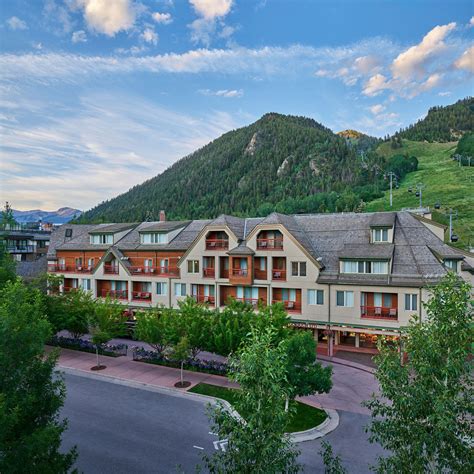 The MICHELIN Guide Hits The Must Visit Ski Destinations
