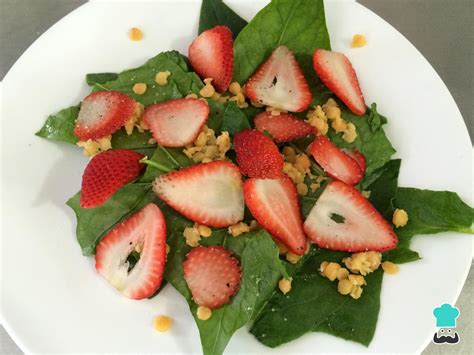 Ensalada fresca de espinacas y fresas Fácil