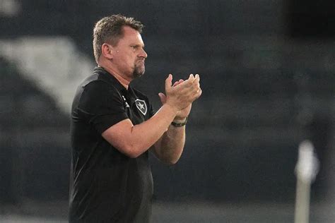 Invicto Fabio Matias Tem 92 De Aproveitamento No Botafogo Veja