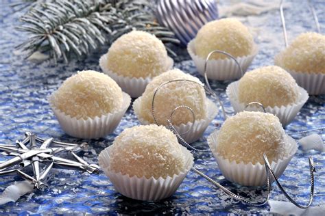 Gotove U Tren Oka Najjednostavniji Recept Za Omiljene Kokos Kuglice