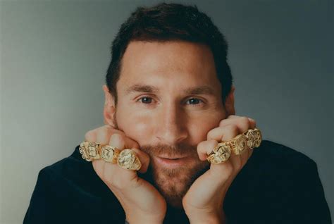Adidas conmemora el Octavo Balón de Oro de Messi con ocho anillos de