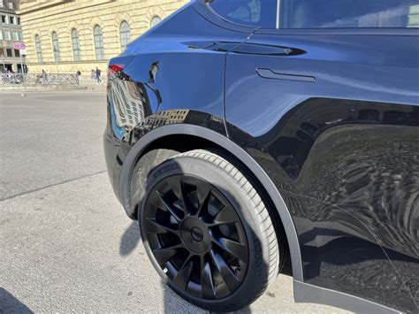 Tesla Modell Y Long Range Automatik God