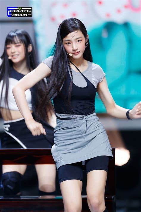 Newjeans Pics On Twitter New Jeans Style Kpop Outfits Stage Outfits