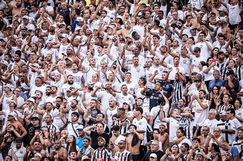 Torcida Do Santos Esgota Rapidamente Nova Carga De Ingressos