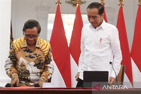Jokowi Setujui Surat Mahfud Soal Jadi Bakal Cawapres Dan Izinkan Cuti