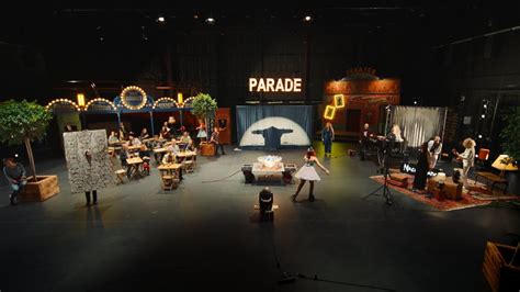 De Laatste Zweef Theaterfestival De Parade Feat Loes Luca Huub Van