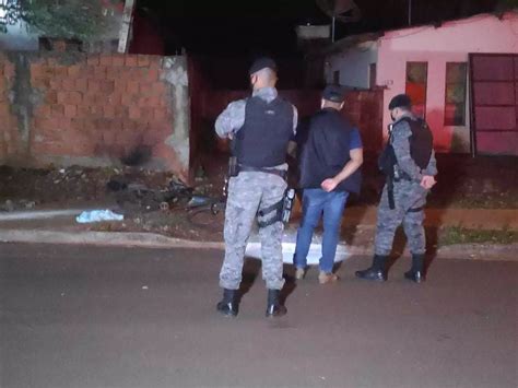 Homem é morto sete facadas após dizer que iria transar a esposa