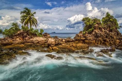 Air Terjun Bayang Sani Di Pesisir Selatan Atourin