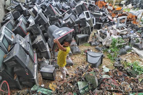 GGGI Les Déchets dÉquipements Électroniques et Électriques DEEE