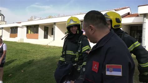 Pokazna vežba gašenja požara Vatrogasno spasilačke jedinice u vrtiću