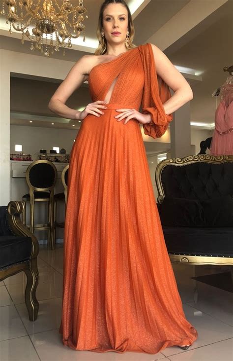 Vestido de um ombro só modelos para festas Pronta pra Festa