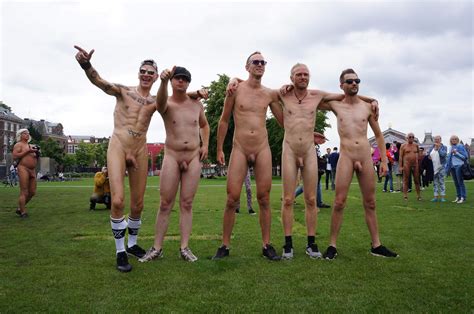 EXPOSITION NATURELLE Wnbr Groupes de mâles