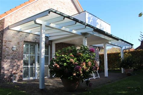 Terrassenüberdachung mit integriertem Balkon Überdachung terrasse