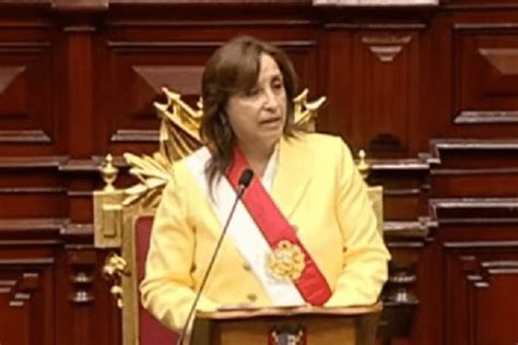 Dina Boluarte Jura Como Primera Presidenta De La Historia De Per