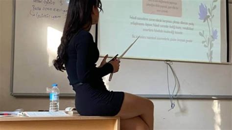 Üniversiteli Güzel Sanatlar Okuyan Merve Yılın İçeriği Sakso ve Bol