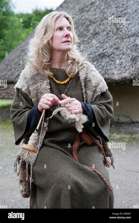 Bronze Age Woman Craggaunowen Park County Clare Ireland Stock Photo
