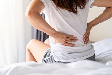 Dolor de espalda al levantarse de la cama Descansín