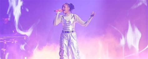 14 Year Old Sara James Twists Elton Johns Rocket Man For Americas Got Talent Finals