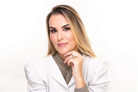 Dra Juliana Lusvarghi Cirurgia Pl Stica