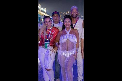 Foto Viviane Araujo o marido Guilherme Militão e os padrinhos do seu