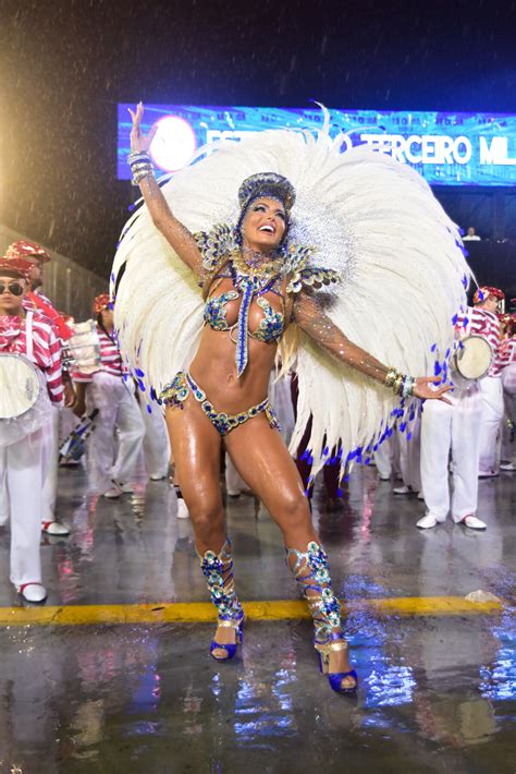 Foto Carla Prata Desfilou Como Rainha De Bateria Da Tucuruvi No