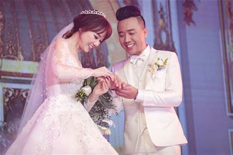 Sơn Tùng M Tp Và Hari Won Hôn Nhau TráºN Thã Nh Vã SæN Tã¹Ng M