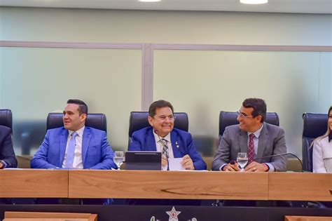 ALPB concede cidadania paraibana e medalha Epitácio Pessoa ao médico