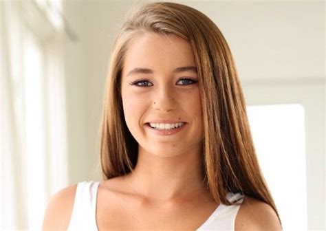 Carolina Sweets Biography Wiki Age Height Career Photos More