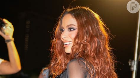 Poderosa Anitta Deixa Bumbum De Fora Em Look Transparente Para Festa