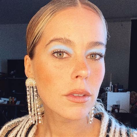 Inês Aires Pereira deixa se fotografar em topless Maria pt