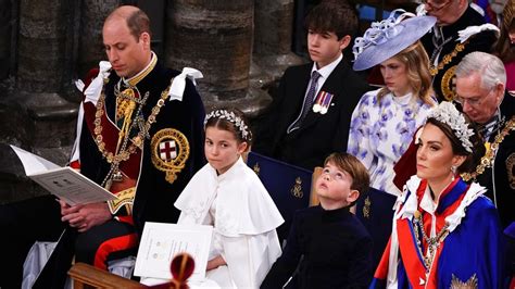 So niedlich verhielt sich Prinz Louis während der Krönung