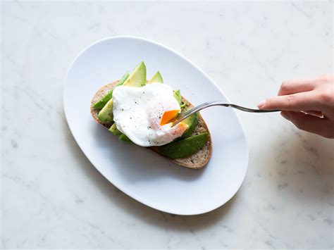 Pochierte Eier Auf Avocado Toast Rezept Kitchen Stories