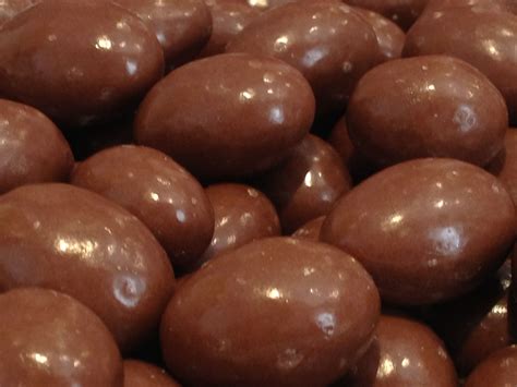 Almendras Cubiertas De Delicioso Chocolate Chocolate Covered Almonds