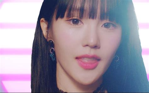 Woo Ah Rollercoaster Mv