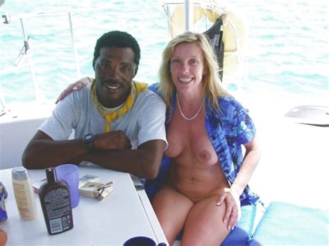 Big Black Cock Beach Vacation Mostly Amateur Women Photo