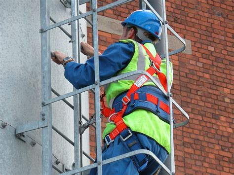 The Difference Between Fall Arrest Systems And Fall Restraint Systems