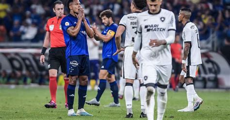 Botafogo x Cruzeiro onde assistir escalações e arbitragem