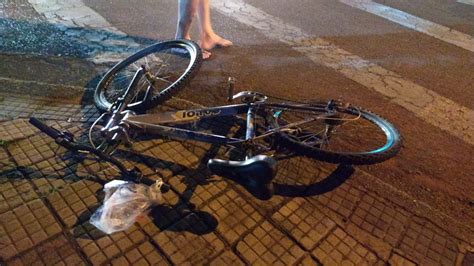 Colisão entre bicicleta e carro deixa mulher ferida Mogi Guaçu Acontece