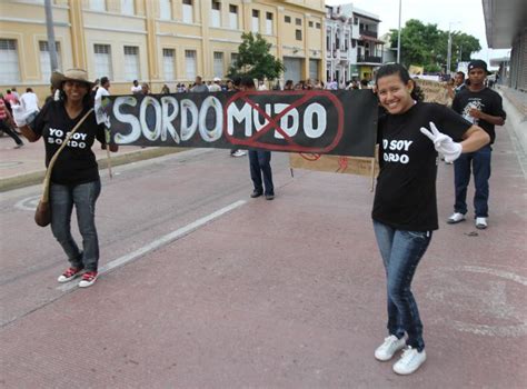 Población sorda de Cartagena recibirá apoyo de la Sec de Educación