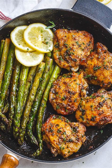 Buttery Garlic Herb Chicken With Asparagus Eatwell101
