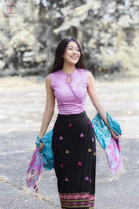 Myanmar Burma Women Arloos Myanmar Model Gallery Thazin Youthful Beauty She Is Wearing