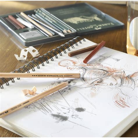 Set de Dibujo de 33 Piezas PITT Monochrome Faber Castell Librería