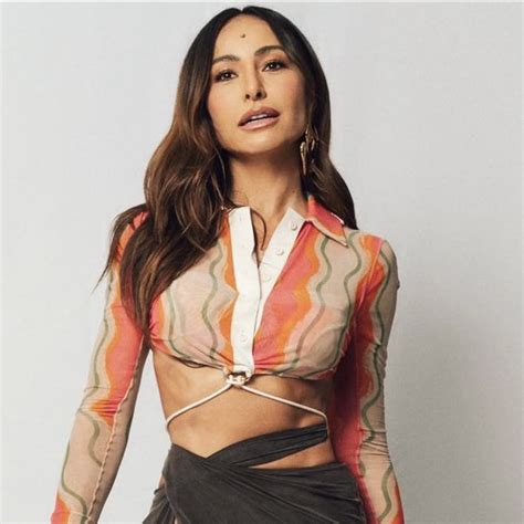 POPTime on Twitter AGORA Sabrina Sato está em romance leve e sem
